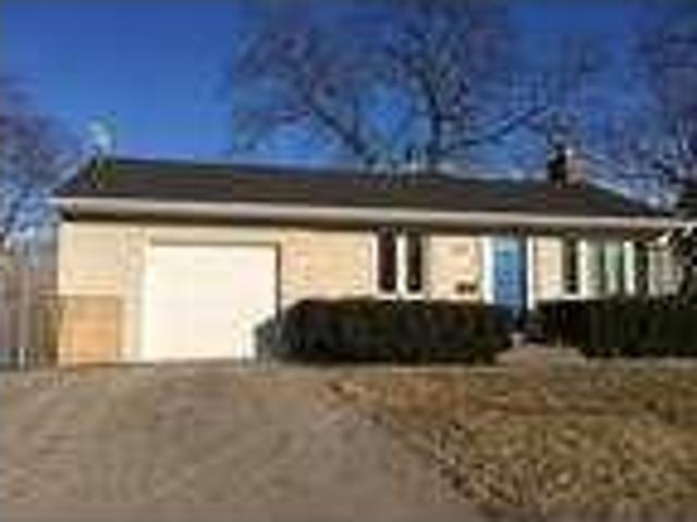 3 Bedroom 2 Bath In Northbrook Illinois 60062