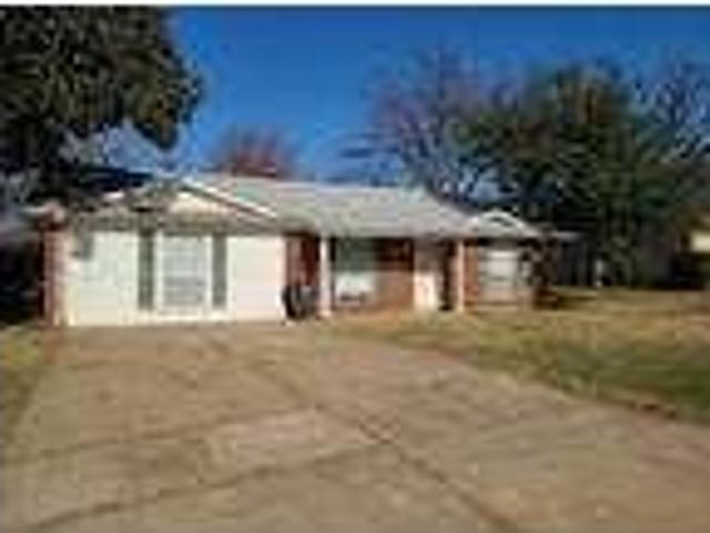 3 Bedroom 2 Bath In Fort Worth TX 76112