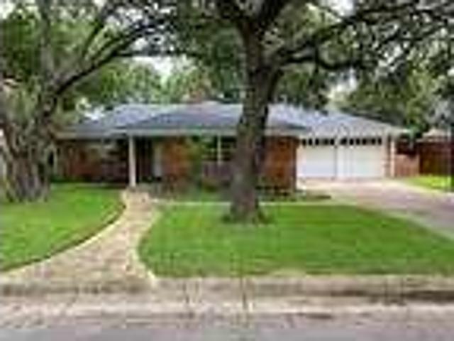 3 Bedroom 2 Bath In Fort Worth TX 76133