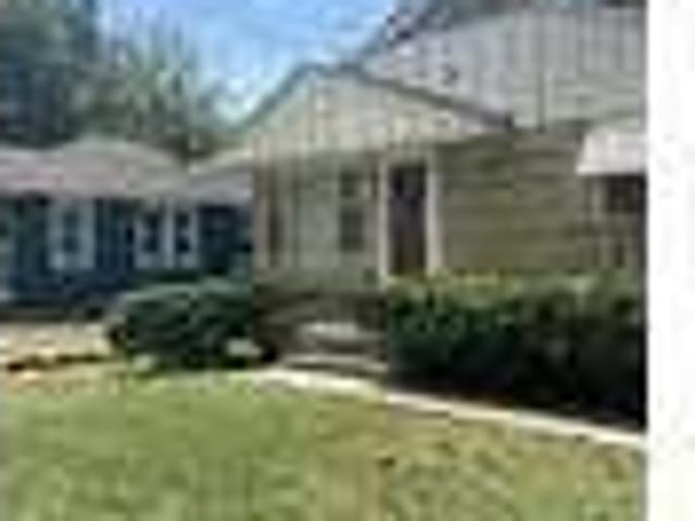 3 Bedroom 2 Bath In Kansas City MO 64131