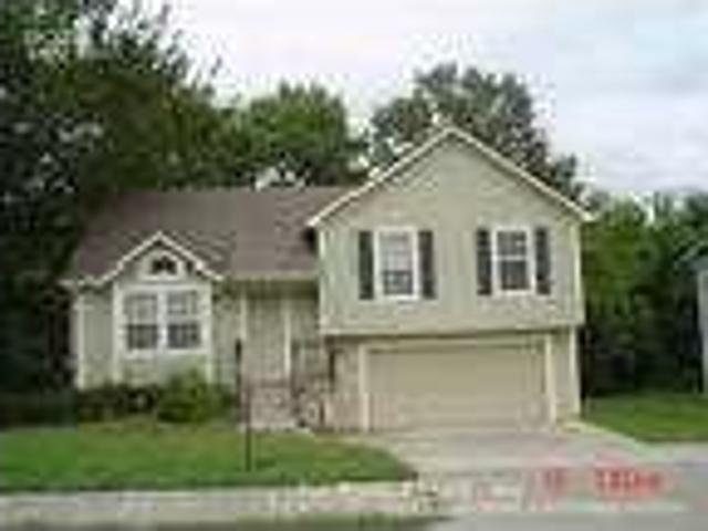 3 Bedroom 2 Bath In Kansas City MO 64133