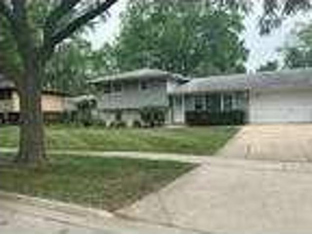 3 Bedroom 2 Bath In Schaumburg Illinois 60193