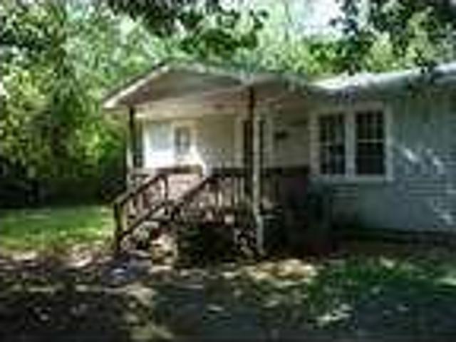 3 Bedroom 2 bath Jump at a low price rental close to downtown