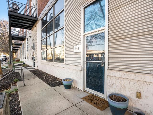 3 Bedroom, 1 Bath Live/Work Industrial Loft