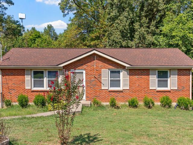 3 Bedroom 2 Bath Pet Friendly Home For Rent Near Providence Blvd