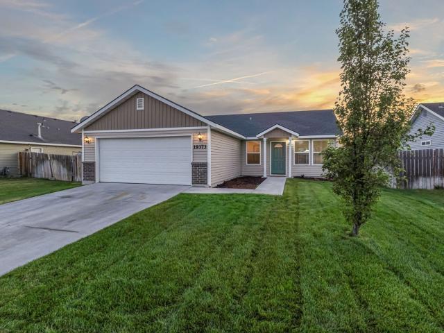 3 Bedroom, 2 Bath, 2 Car Garage with Room to Park Your Toys!