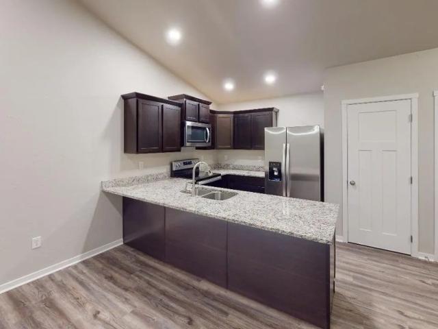 3 bedroom 2 bathroom townhome with 1 car garage