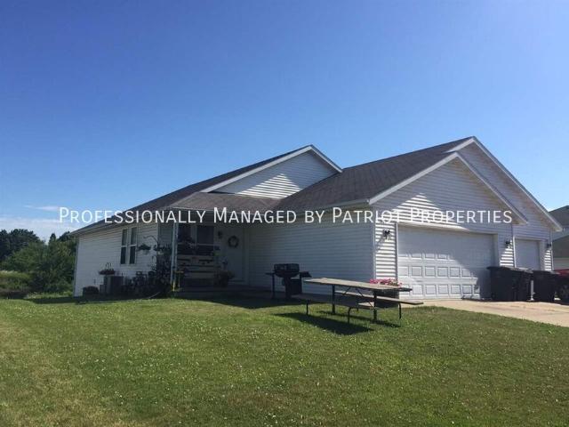 3 Bed / 2 Bath Duplex in Stoughton First Month Rent FREE!