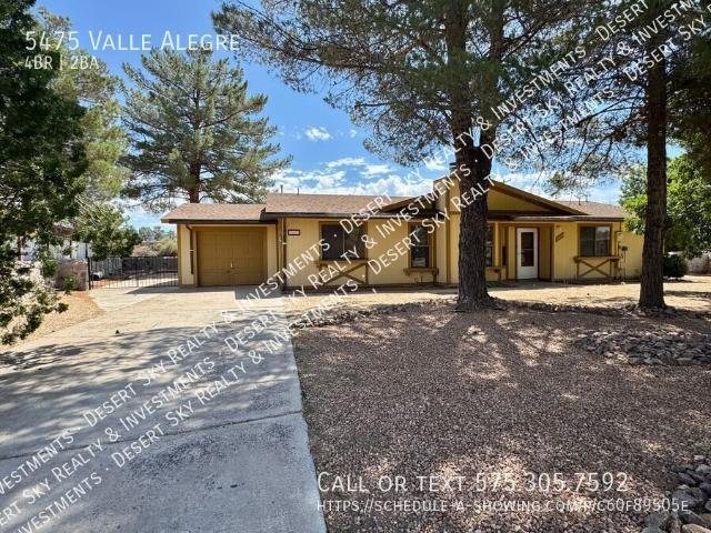 3 Bedroom 2 Bathroom Home with Office