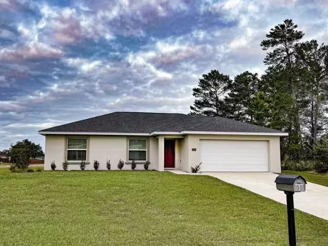 3 Bedroom 2 Bathroom House In Ocala With Fenced Yard + Patio w.