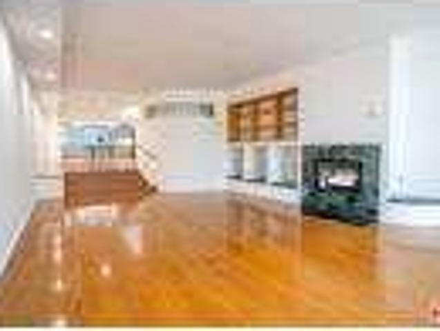 3 Bedroom 4 Bath In Marina Del Rey California 90292