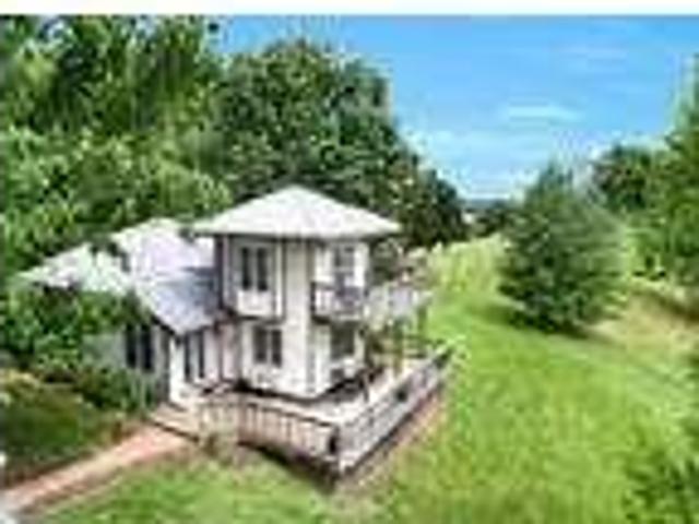 3 Bedroom 4 Bath In Clarksville Missouri 63336