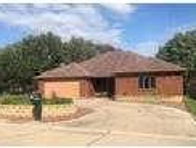 3 Bedroom 4 Bath In Fraser Michigan 48026