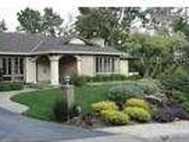 3 Bedroom 4 Bath In Hillsborough CA 94010