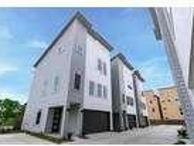 3 Bedroom 4 Bath In Houston TX 77018