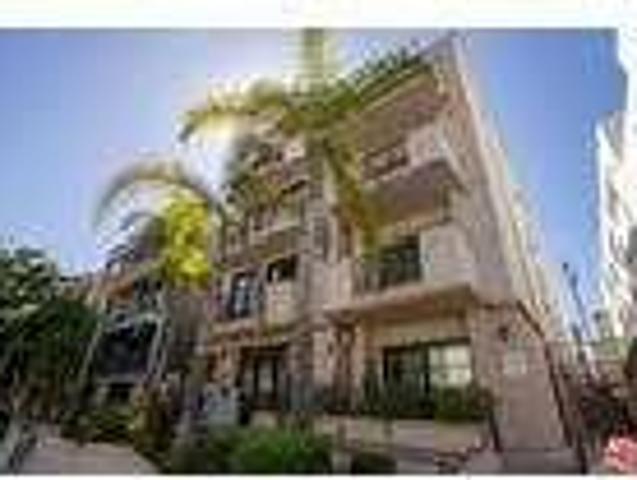 3 Bedroom 4 Bath In Los Angeles California 90049