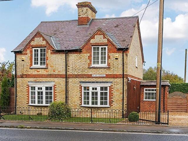 3 Bedroom Cottage To Rent In Bicester Road, Kingswood, HP18