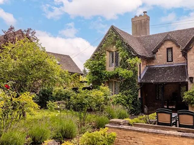3 Bedroom Cottage To Rent In Church Street, Kidlington, OX5
