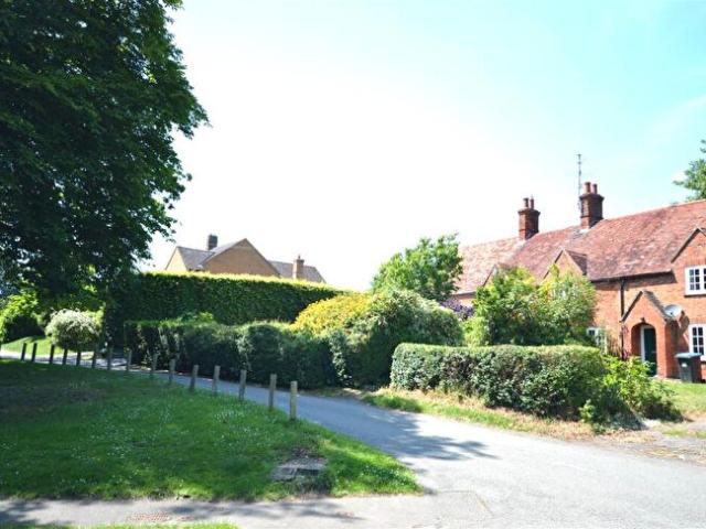 3 Bedroom Cottage To Rent In The Green, Great Brington, NN7