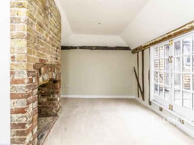 3 bedroom cottage to rent The Green, Westerham, Kent, TN16