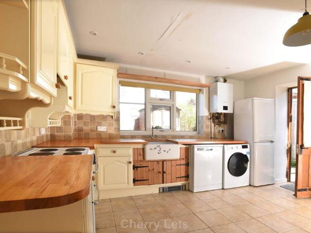 3 bedroom cottage to rent