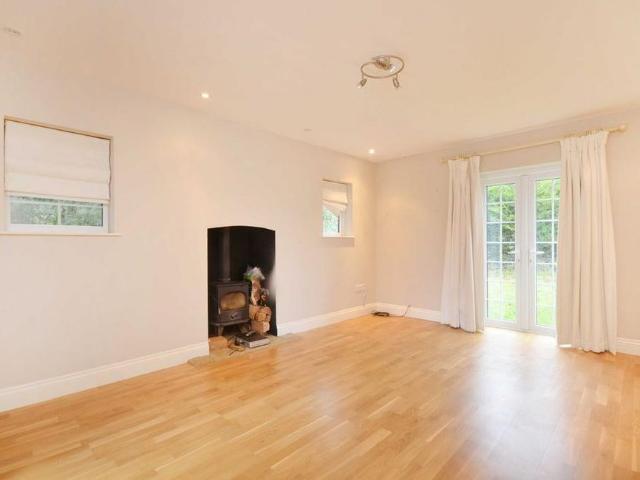 3 bedroom cottage to rent