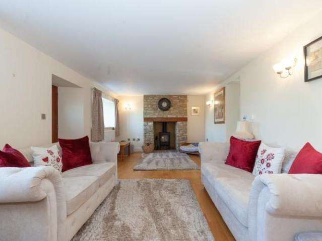3 bedroom cottage to rent