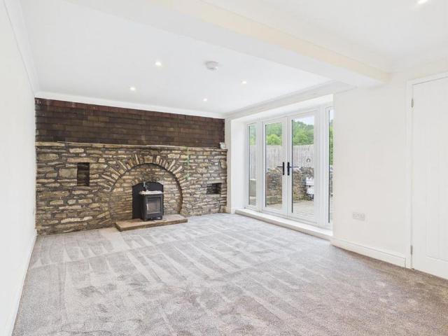 3 bedroom cottage to rent