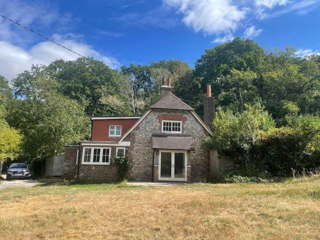 3 bedroom cottage to rent