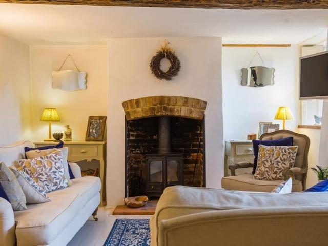 3 bedroom cottage to rent