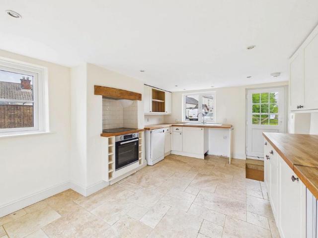 3 bedroom cottage to rent