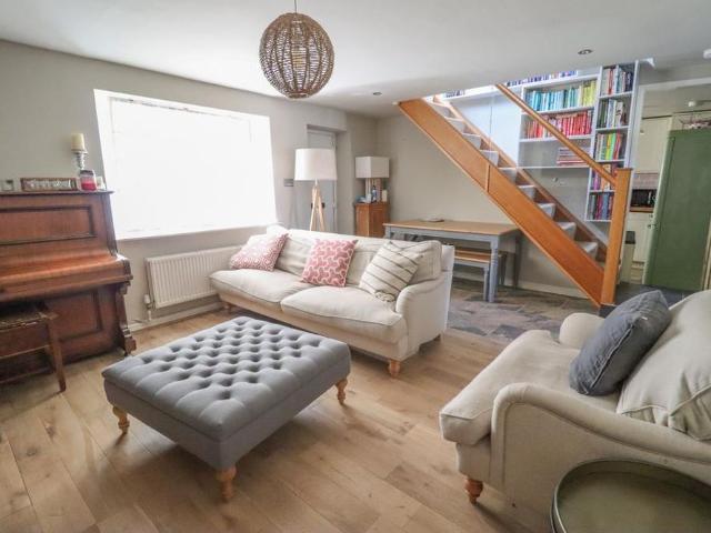 3 bedroom cottage to rent