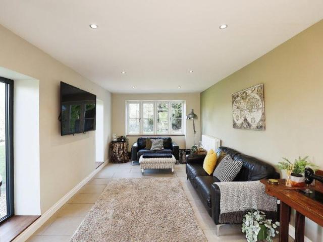 3 bedroom cottage to rent