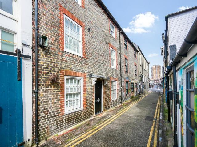 3 bedroom cottage to rent