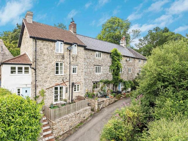 3 bedroom cottage for sale
