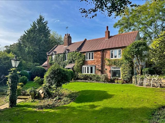 3 bedroom cottage for sale