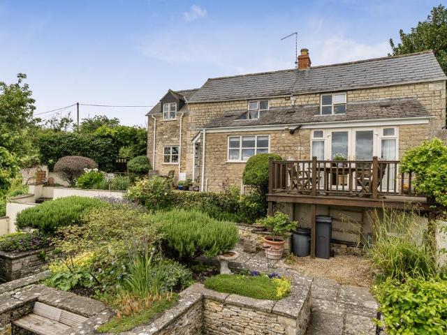 3 bedroom cottage for sale