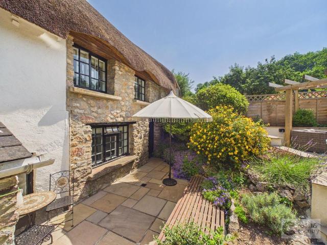 3 bedroom cottage for sale