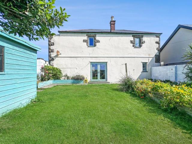 3 bedroom cottage for sale