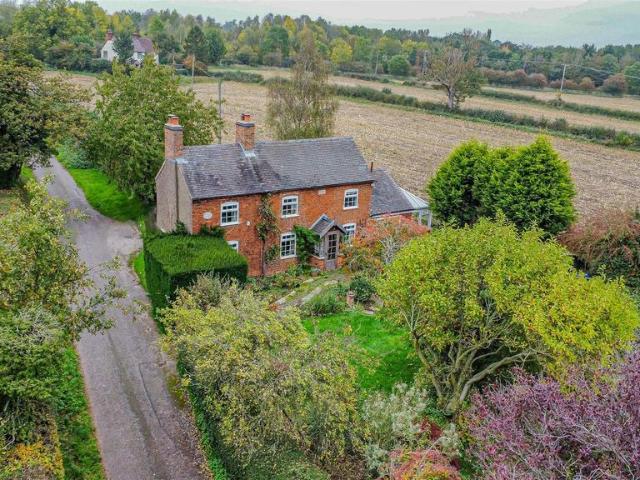 3 bedroom cottage for sale