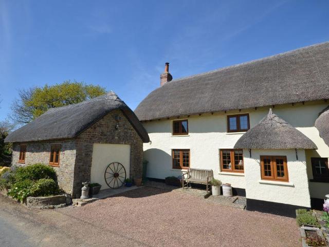 3 bedroom cottage for sale