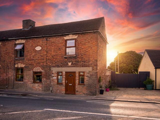 3 bedroom cottage for sale