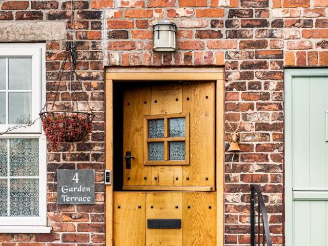 3 bedroom cottage for sale
