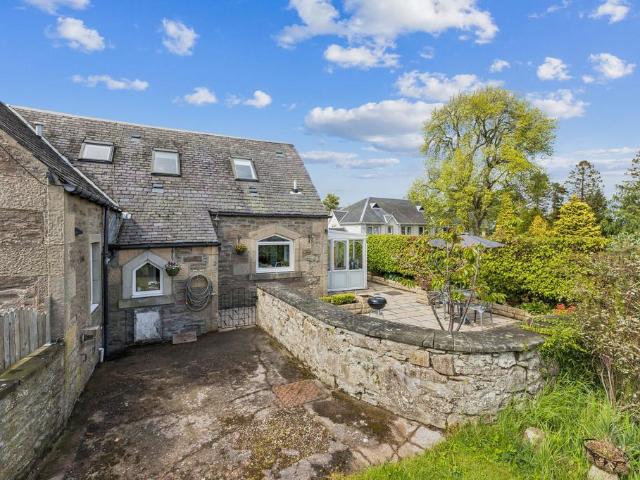 3 bedroom cottage for sale