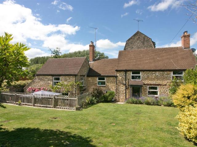 3 bedroom cottage for sale