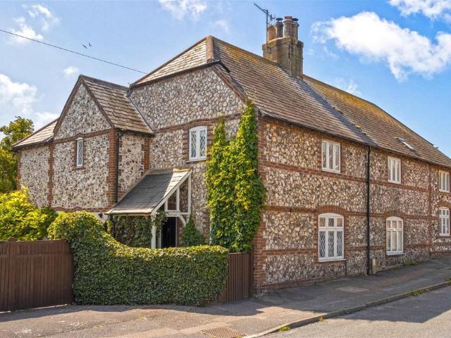 3 bedroom cottage for sale
