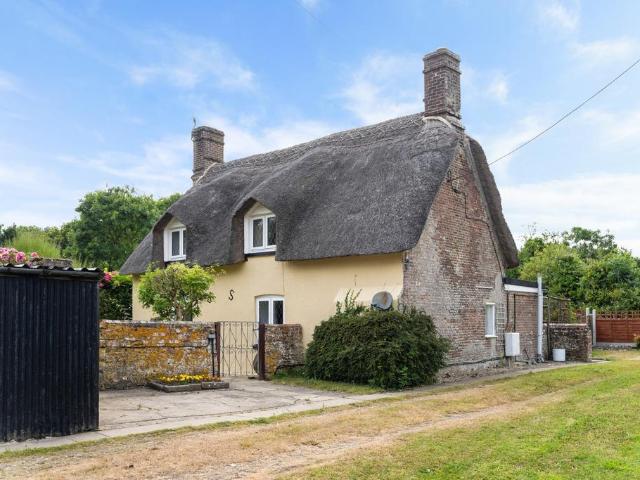 3 bedroom cottage for sale