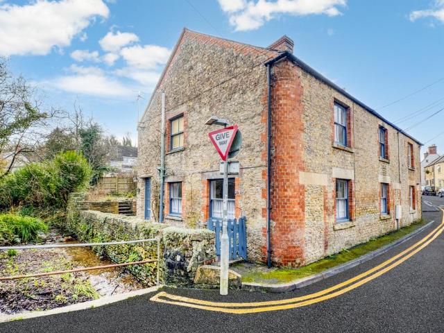 3 bedroom cottage for sale