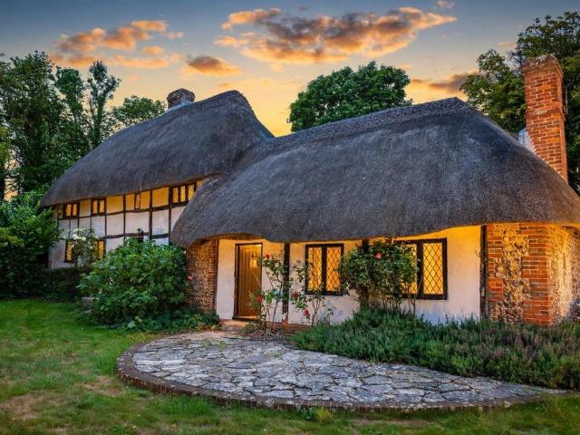 3 bedroom cottage for sale