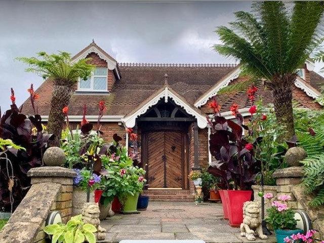 3 bedroom cottage for sale
